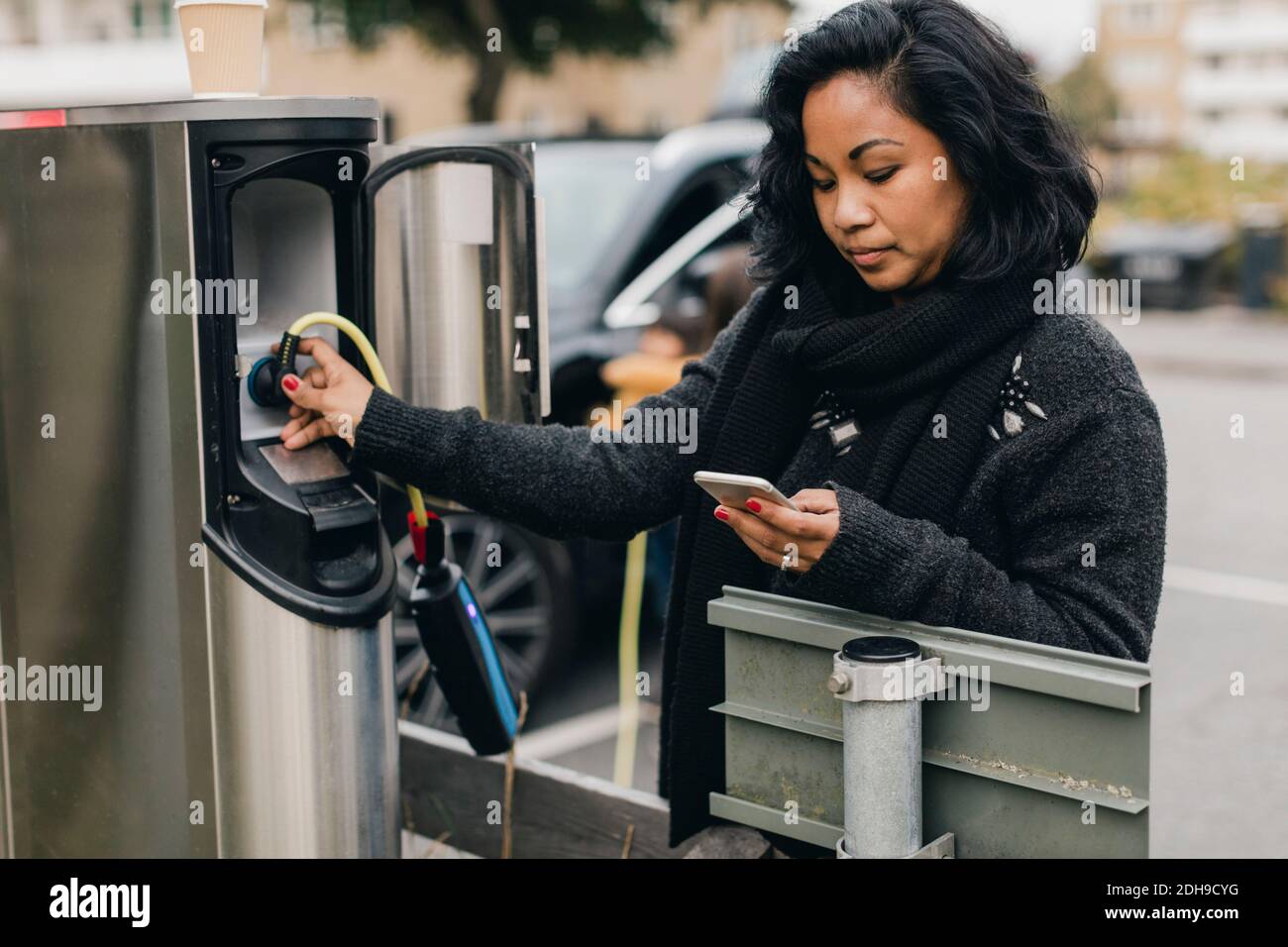 Mobile phone charging station hi-res stock photography and images - Alamy