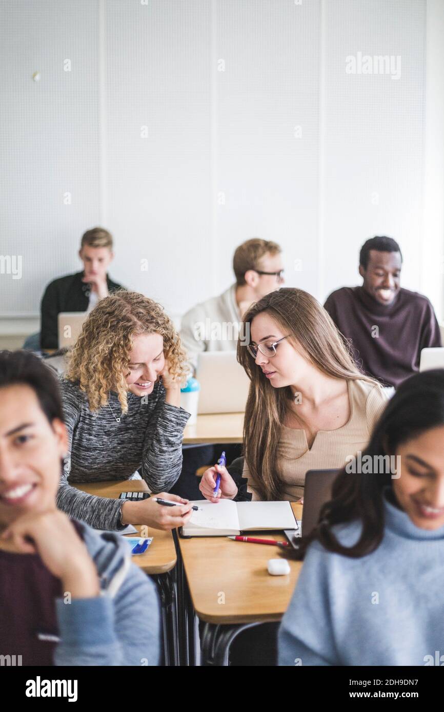 Group students over university hi-res stock photography and images - Alamy