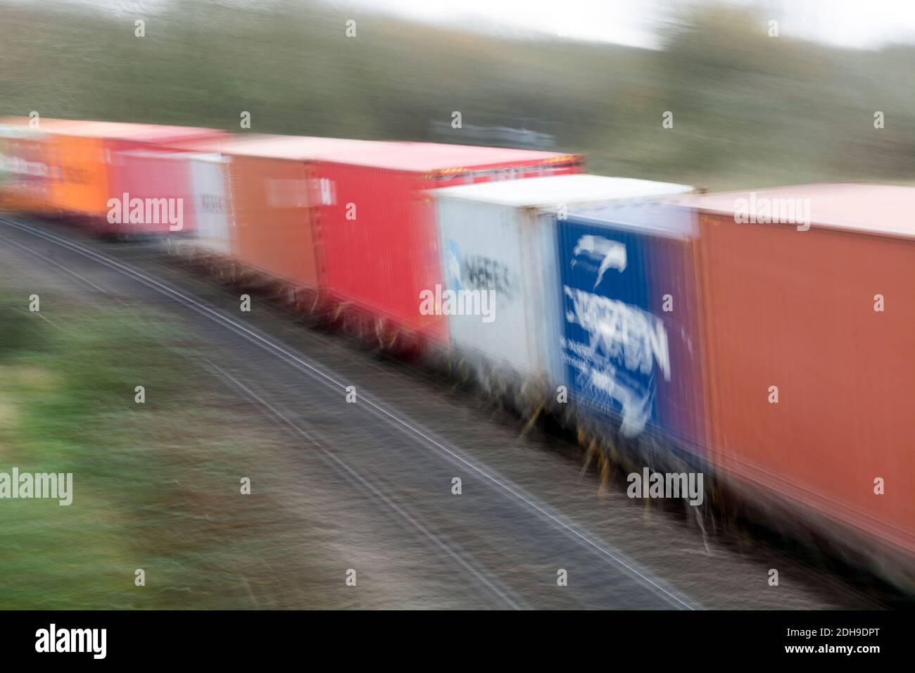 Uk trains hi-res stock photography and images - Alamy