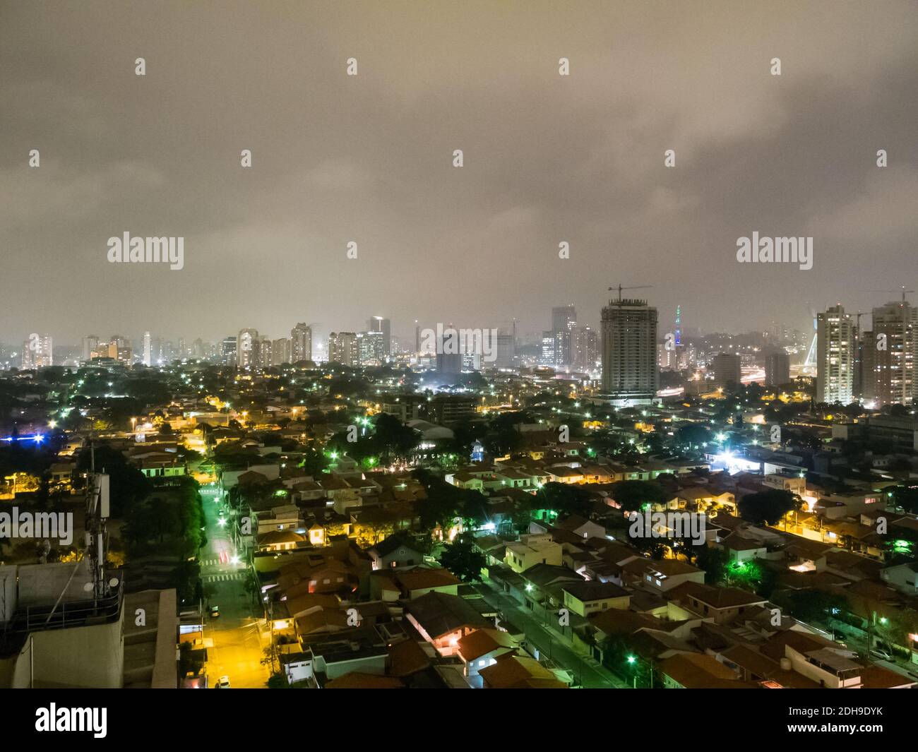 Sao paulo, brazil city night sky hi-res stock photography and images ...