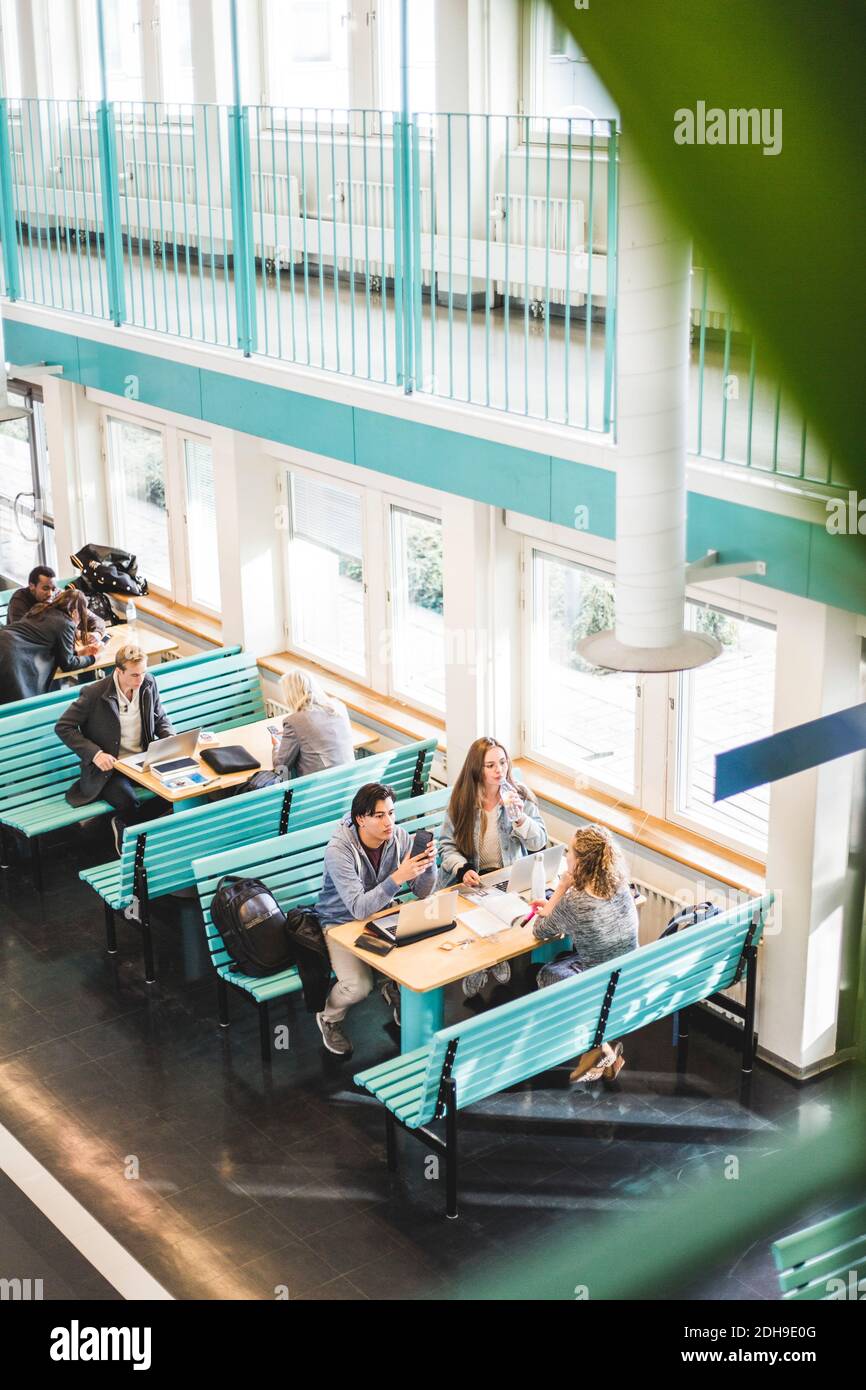Students cafeteria hi-res stock photography and images - Alamy