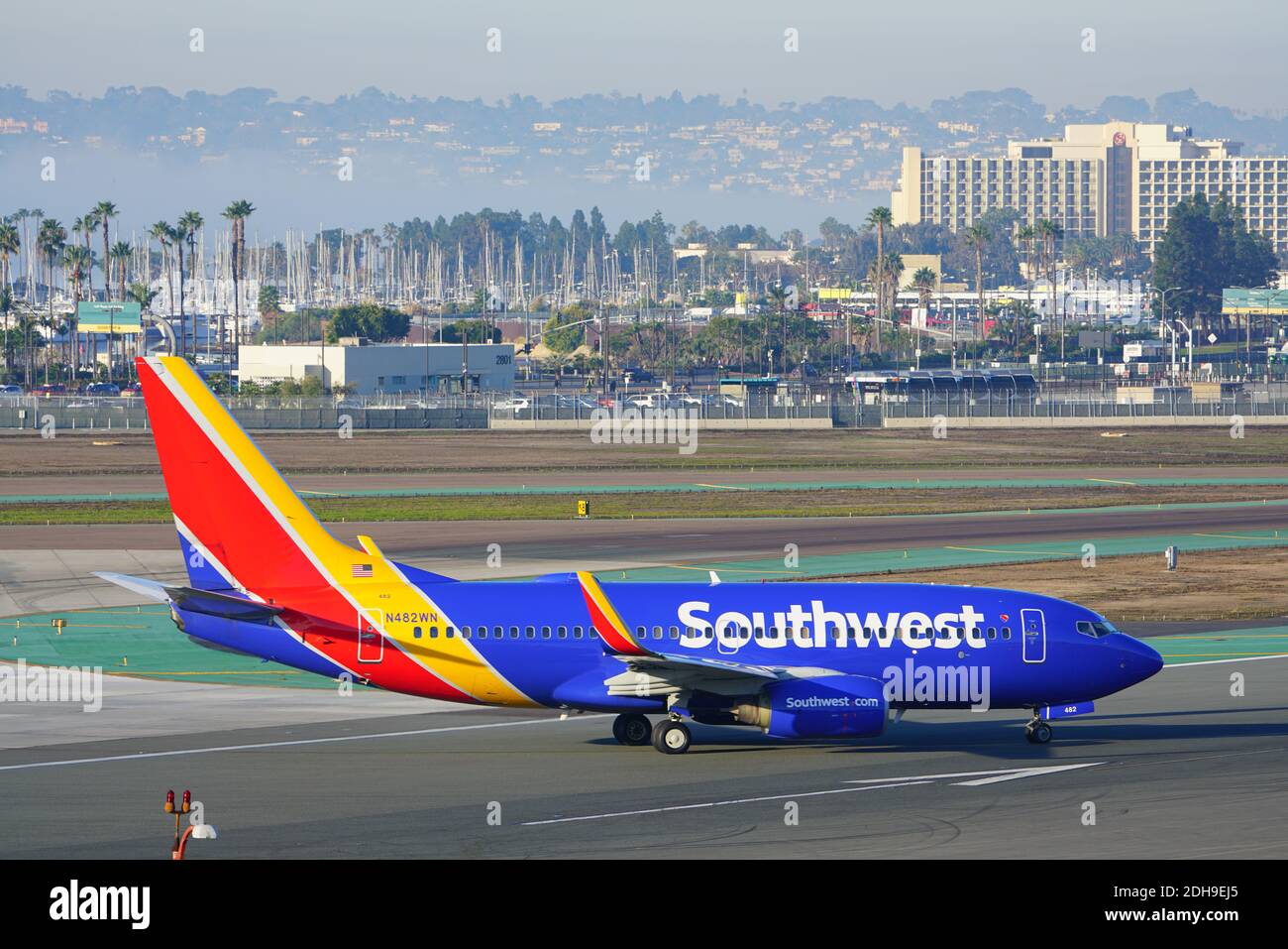 SAN DIEGO, CA -3 JAN 2020- View of a Boeing 737-800 airplane from ...