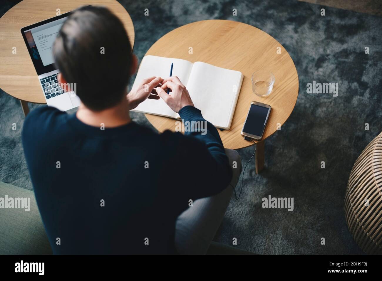 White working table hi-res stock photography and images - Alamy
