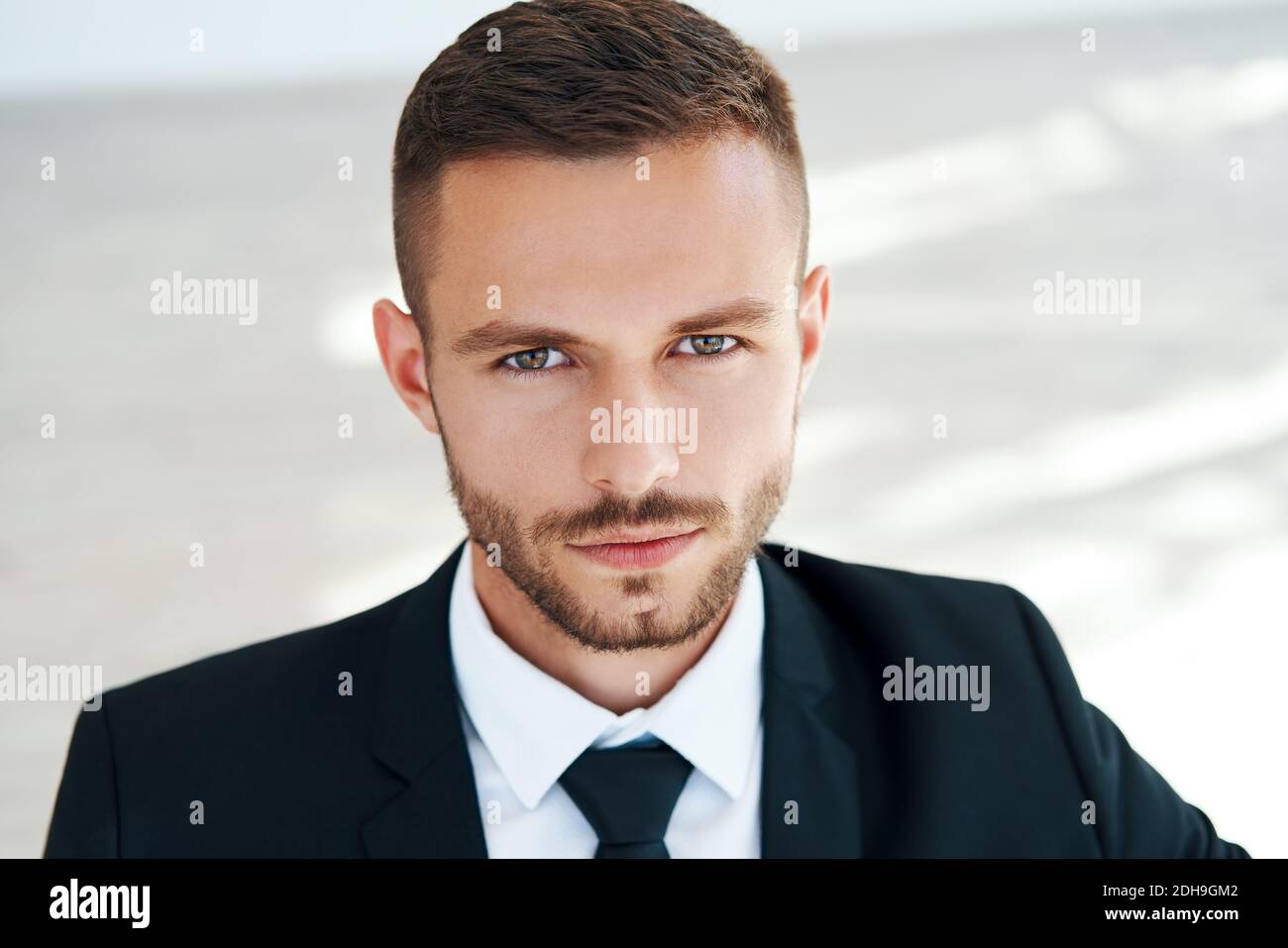 Man handsome elegant suit hi-res stock photography and images - Alamy