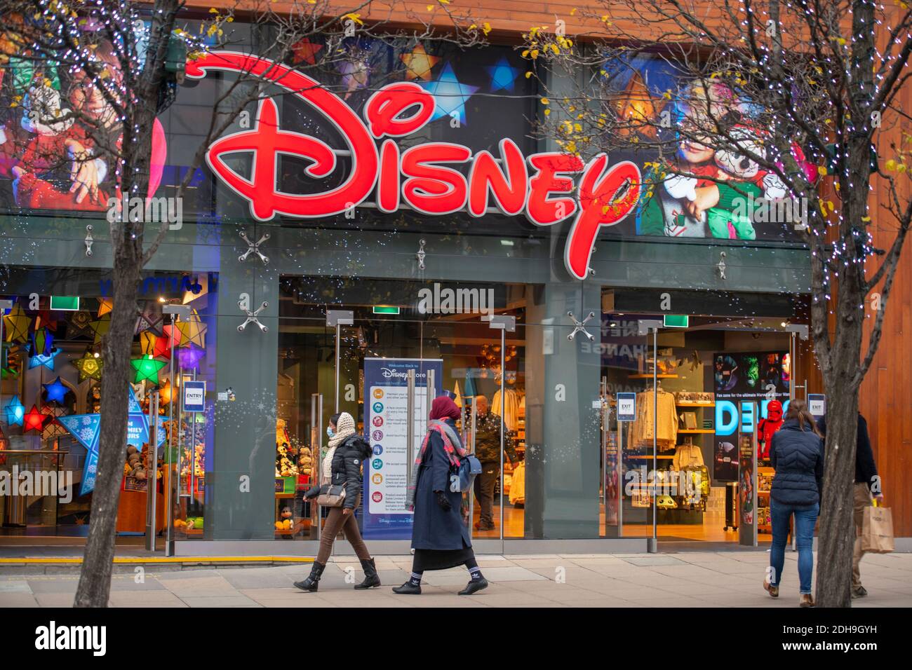 Disney store london hi-res stock photography and images - Alamy