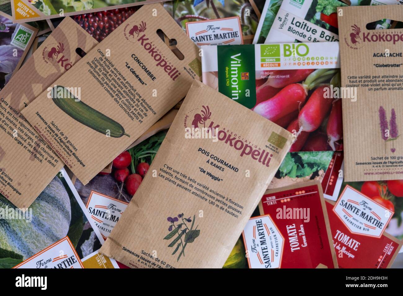 Seed packets hi-res stock photography and images - Alamy