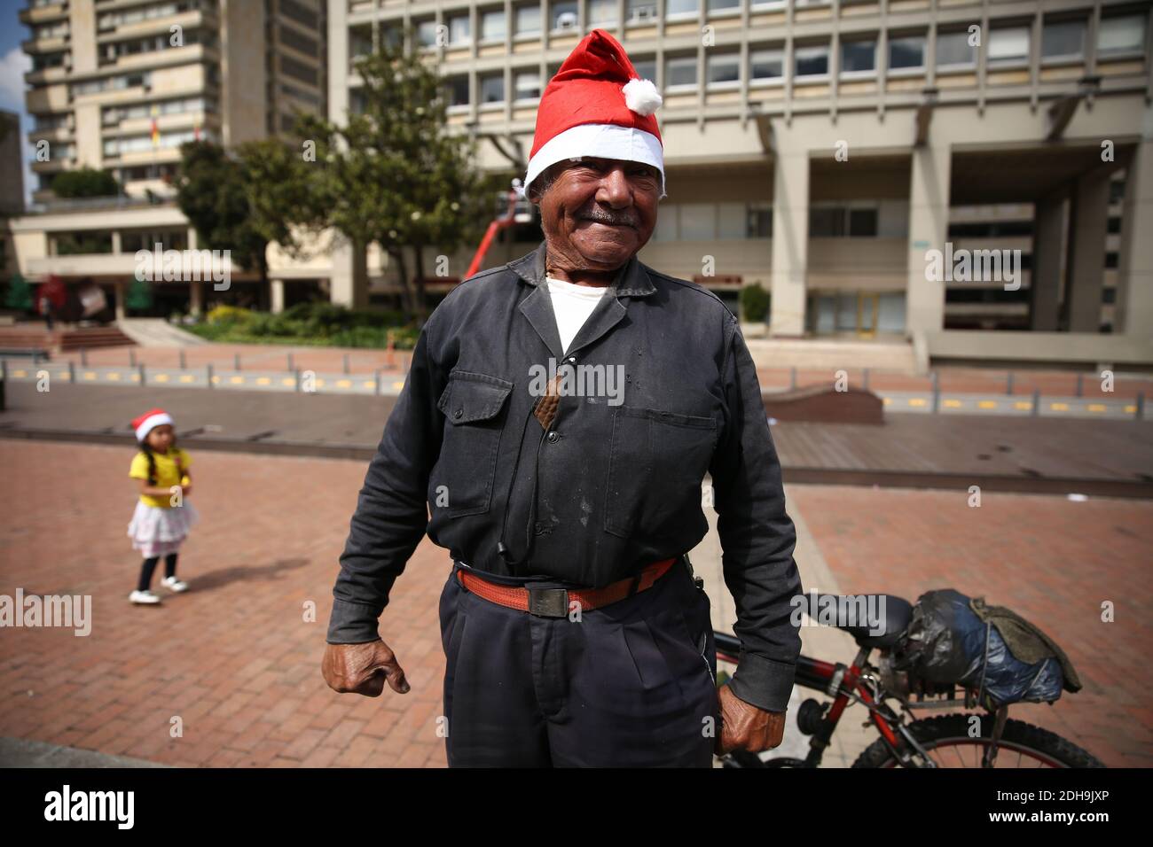 Christmas parade colombia hi-res stock photography and images - Alamy