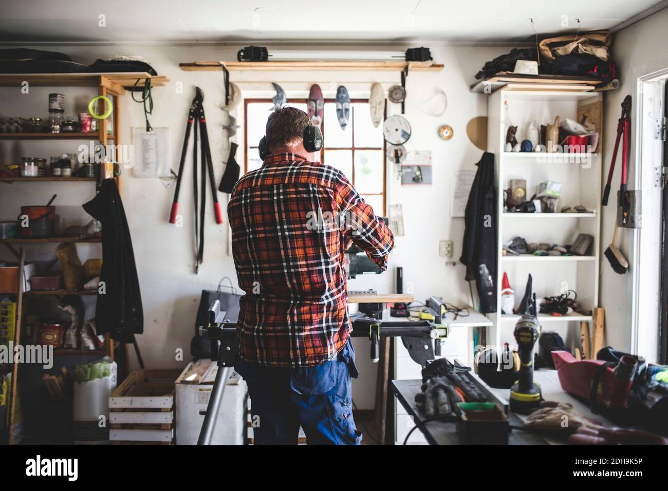 Working activity hi-res stock photography and images - Alamy