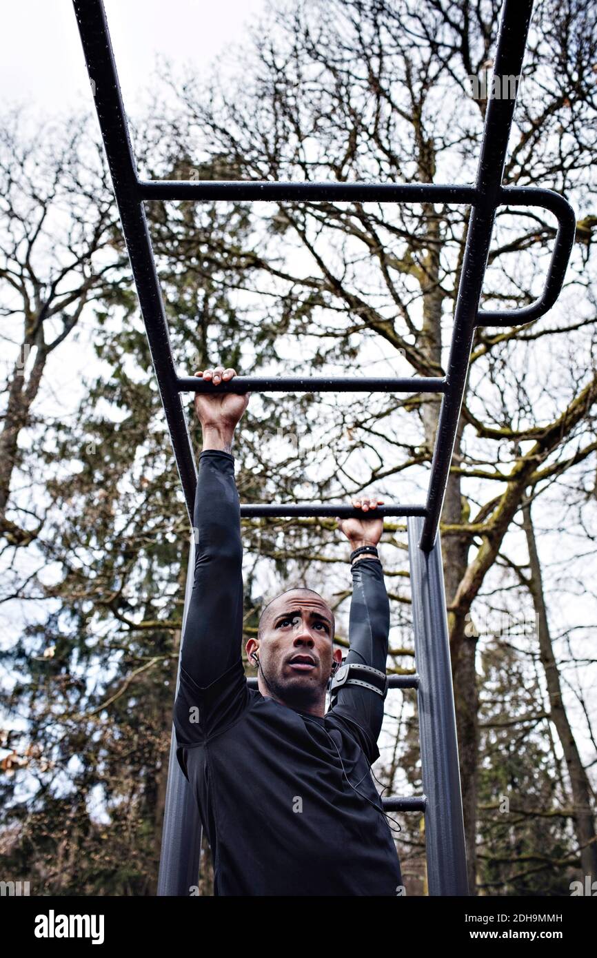 Monkey bars hi-res stock photography and images - Alamy
