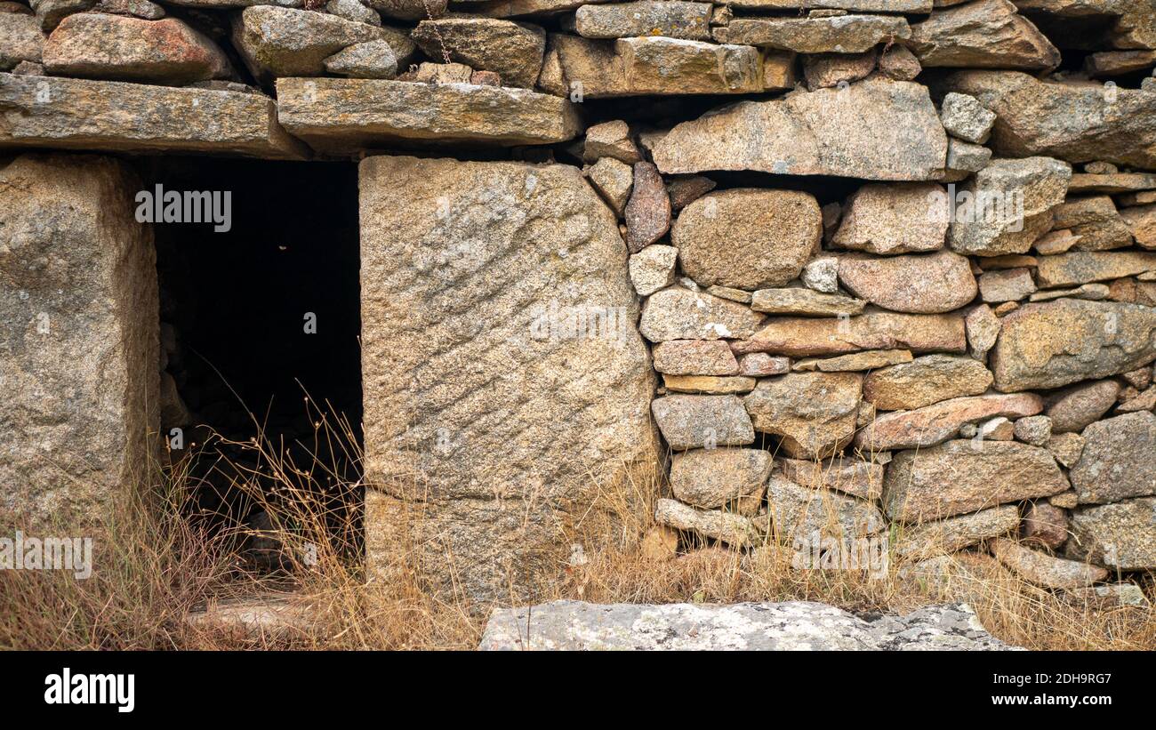 Rough opening for a window hi-res stock photography and images - Alamy