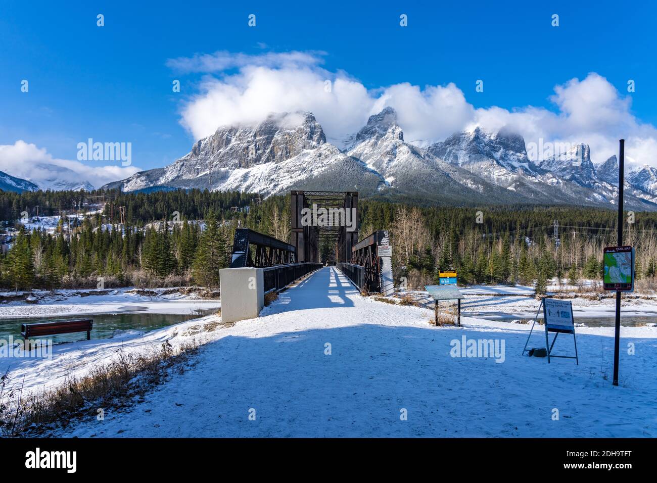 Canmore Engine Bridge in early winter season sunny day morning. Drift ...