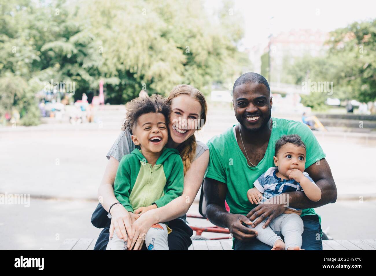 Parents with 5 children hi-res stock photography and images - Alamy