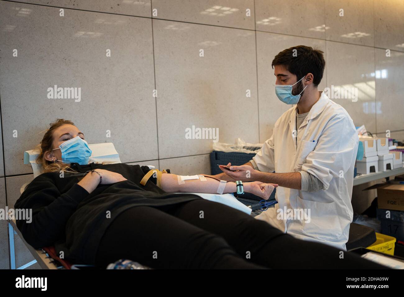 Establishment francais du sang hi-res stock photography and images - Alamy