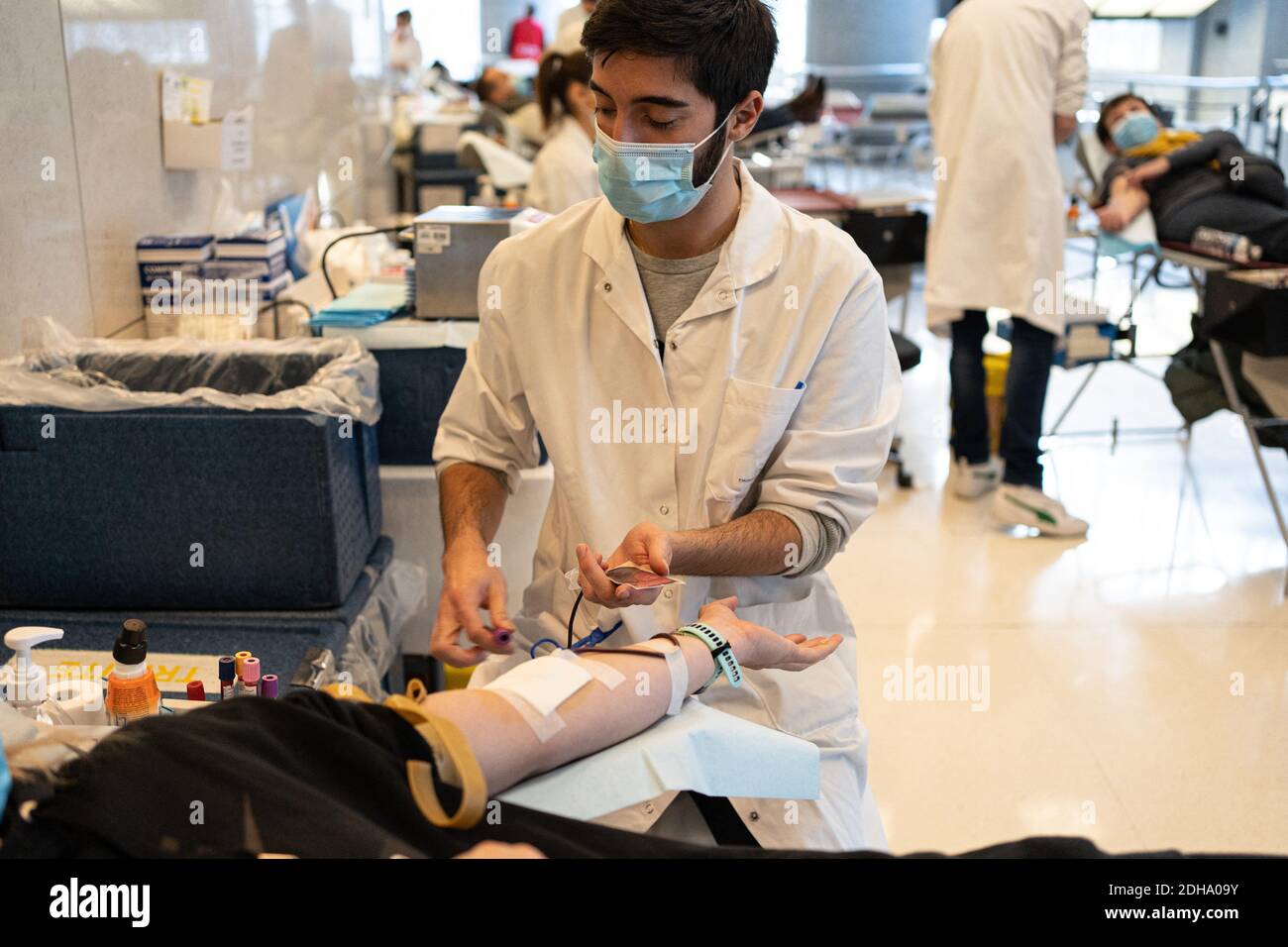 Establishment francais du sang hi-res stock photography and images - Alamy