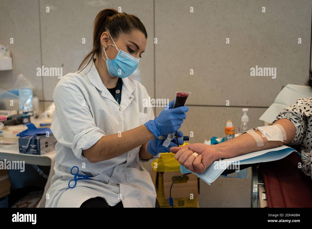 Establishment francais du sang hi-res stock photography and images - Alamy