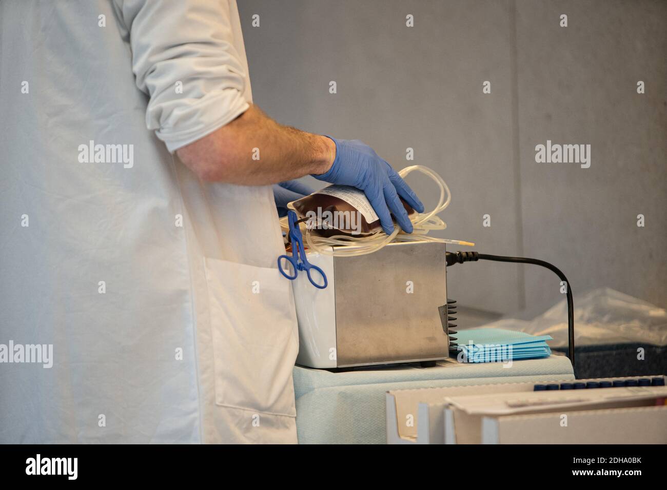 Establishment francais du sang hi-res stock photography and images - Alamy