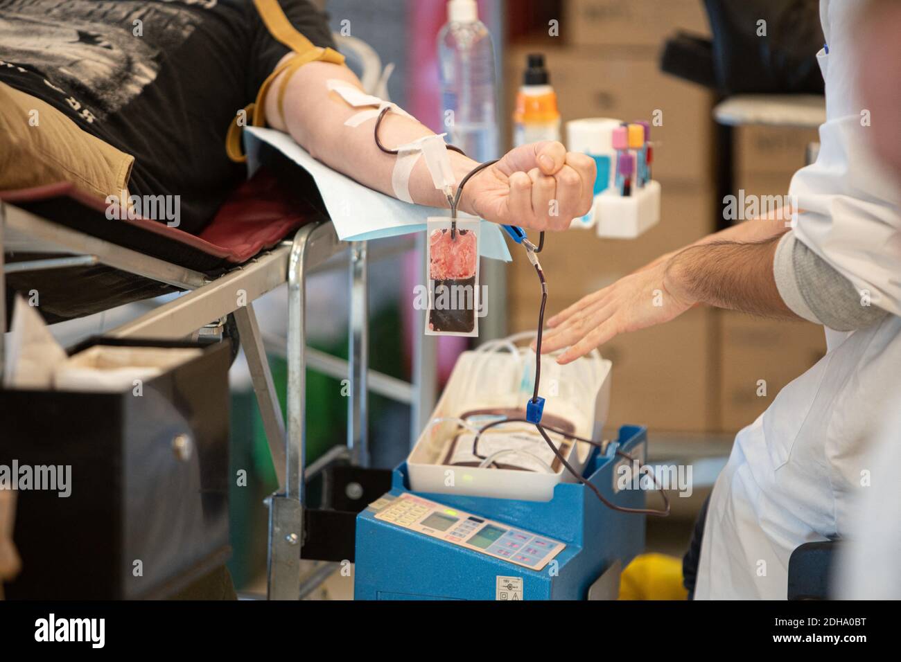 Establishment francais du sang hi-res stock photography and images - Alamy