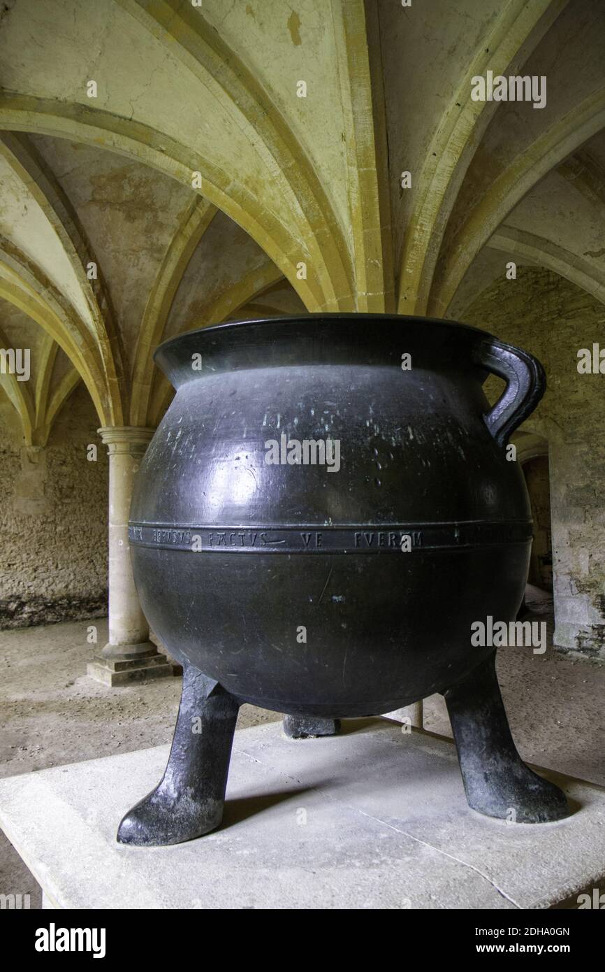 Cauldron room hi-res stock photography and images - Alamy