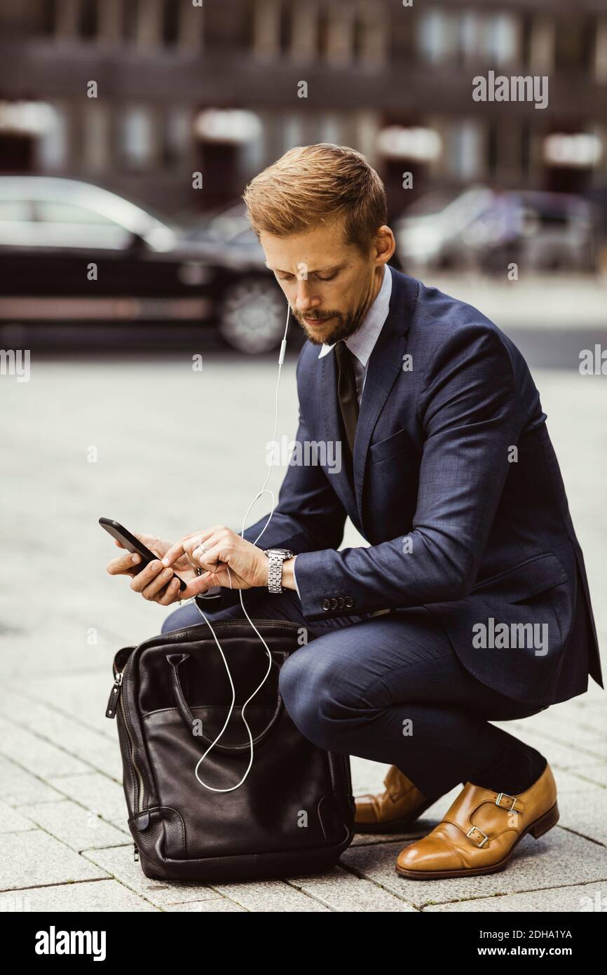 Crouching on hi-res stock photography and images - Alamy