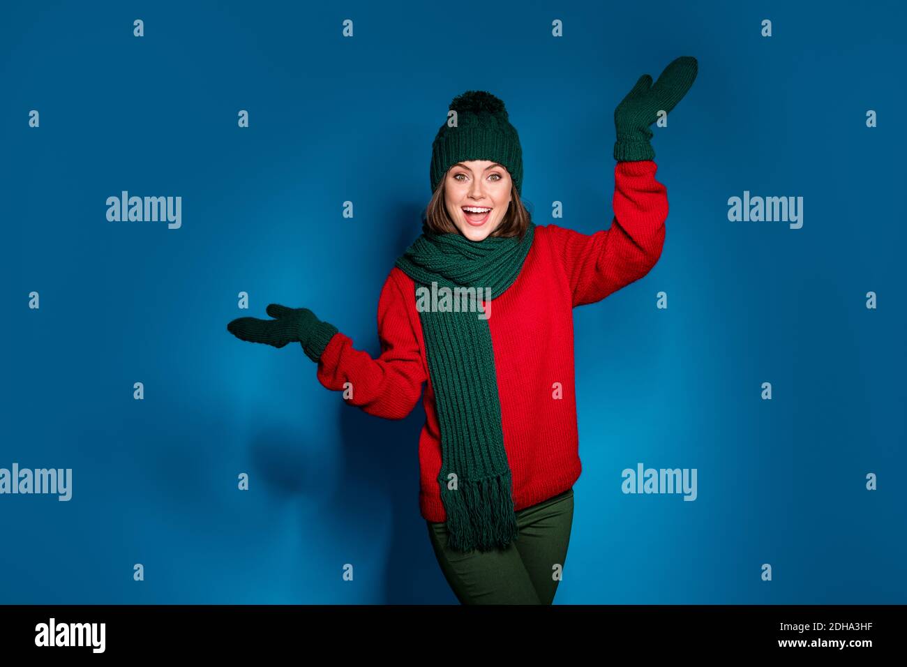 Scarf wind hand hi-res stock photography and images - Alamy