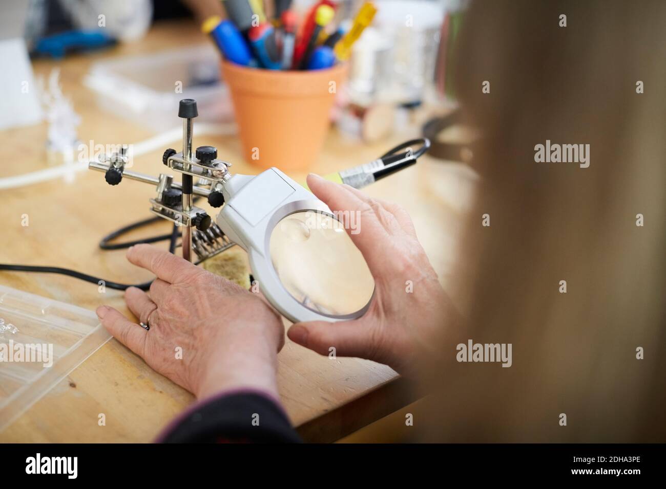 Magnifying glass and engineer hi-res stock photography and images - Alamy