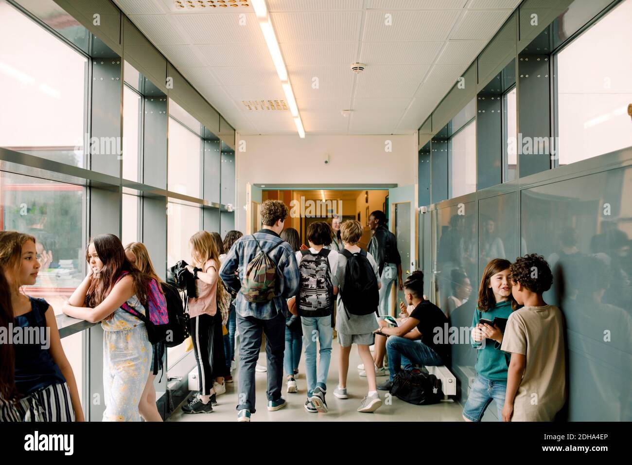 Teenage girls rear view school hi-res stock photography and images - Alamy