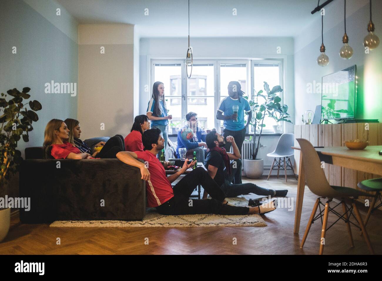 Female soccer fans hi-res stock photography and images - Alamy