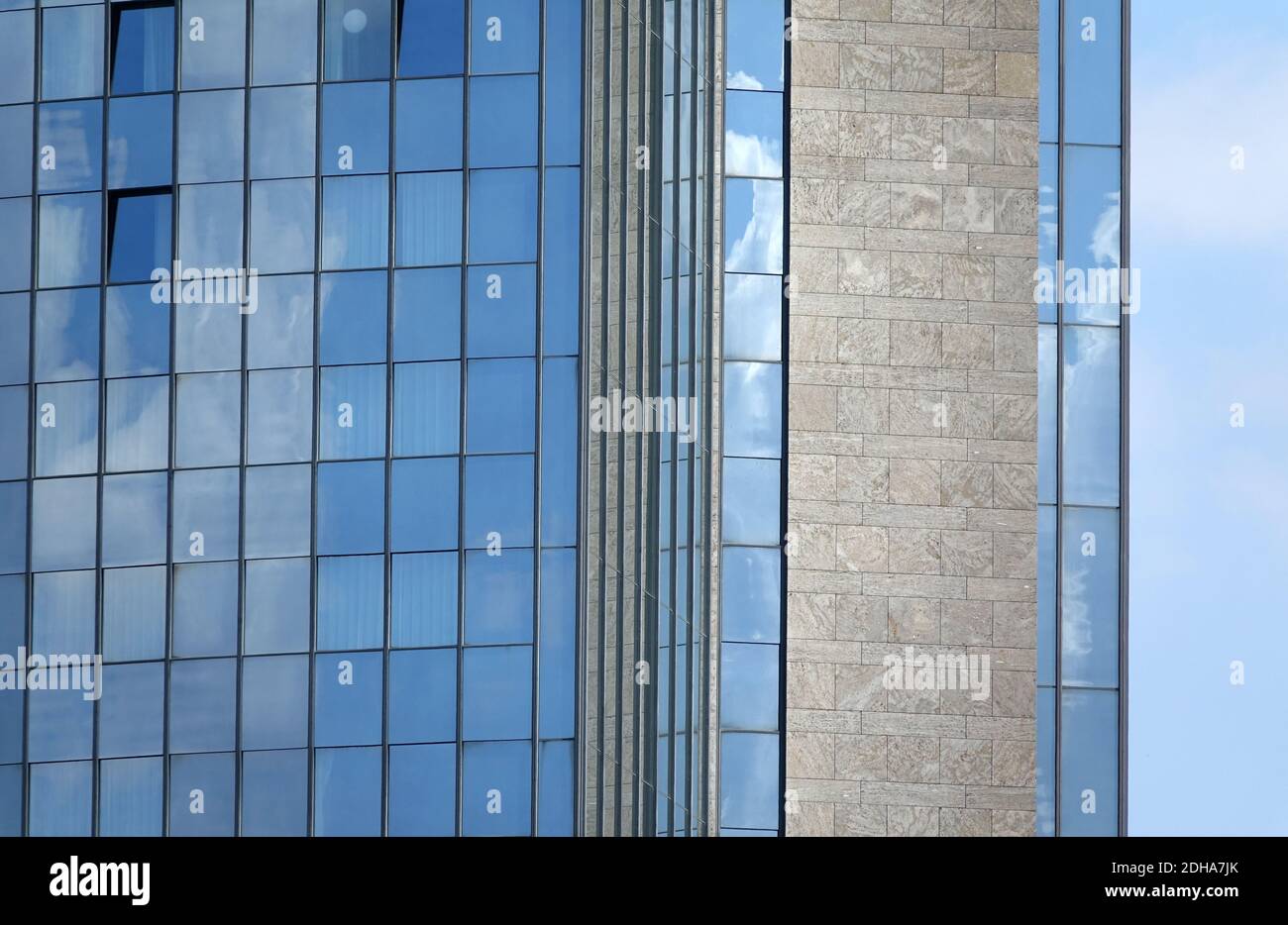 Facade of a high-rise building Stock Photo - Alamy