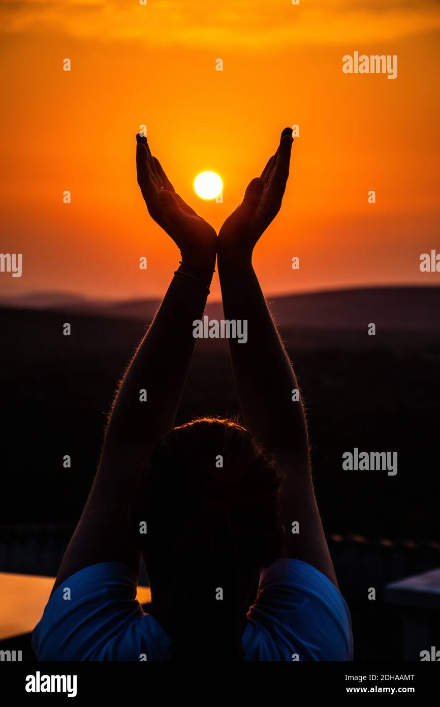 Sun captures hi-res stock photography and images - Alamy