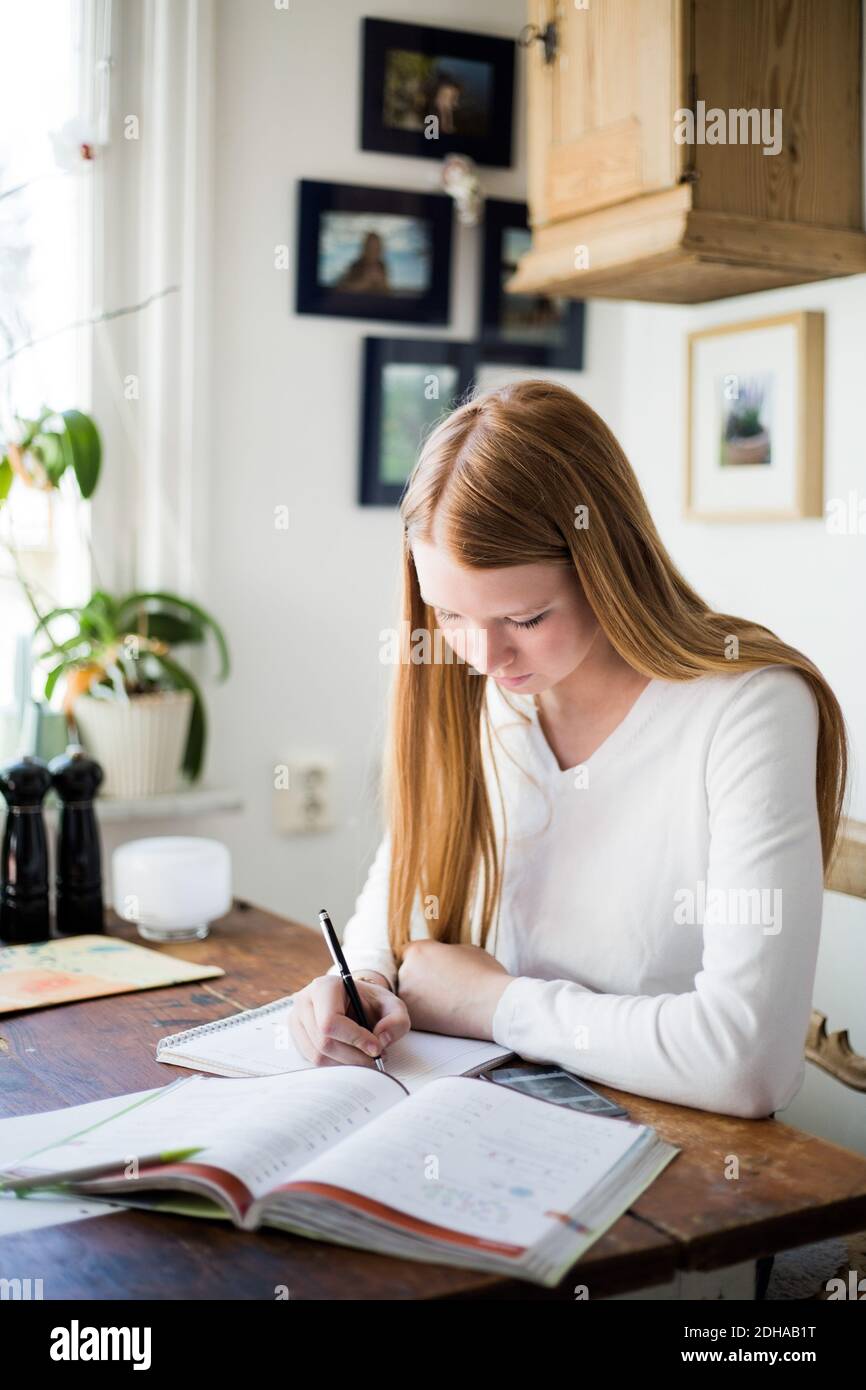 Girl 12 13 years blond hi-res stock photography and images - Alamy