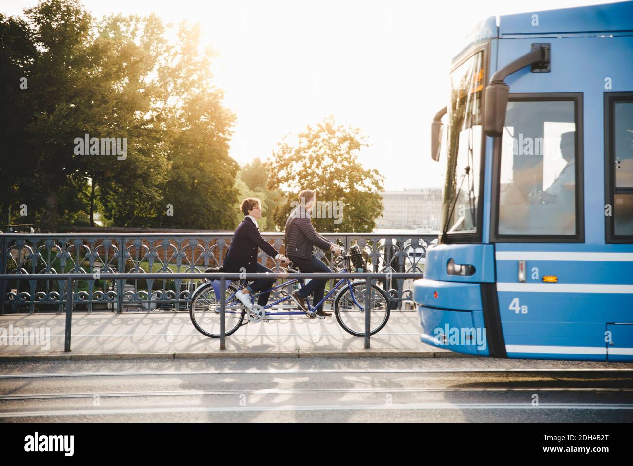 Tandem bus hi-res stock photography and images - Alamy