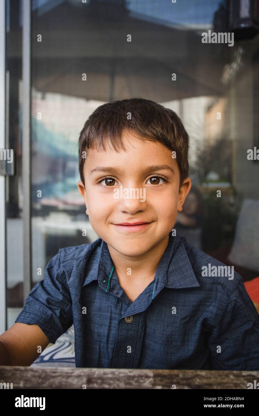 7 tables hi-res stock photography and images - Alamy