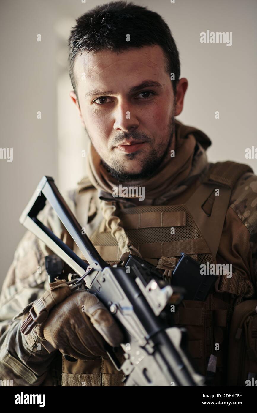 Modern warfare soldier portrait in urban environment Stock Photo - Alamy