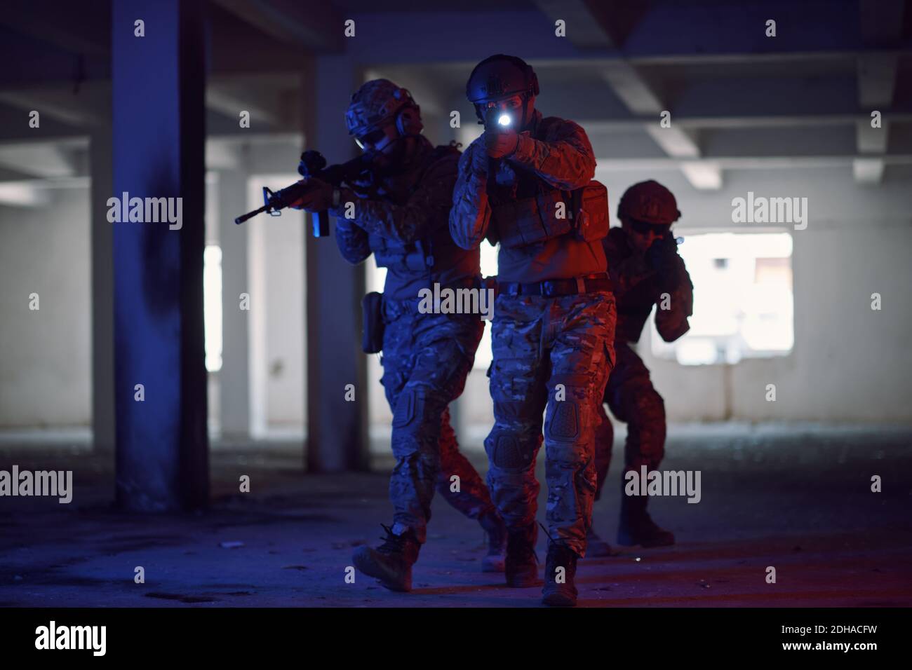 Airsoft tactical formation soldiers in hi-res stock photography and ...