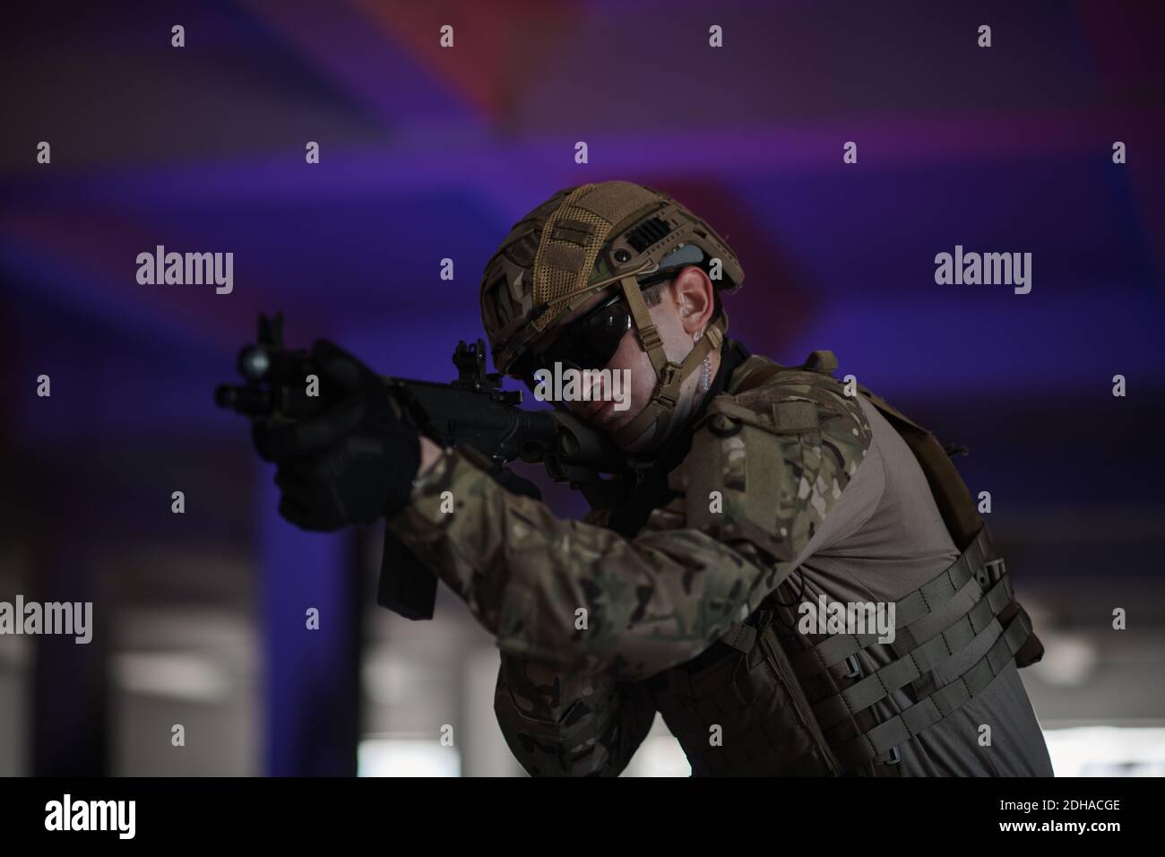 Modern warfare soldier in urban environment battlefield Stock Photo - Alamy