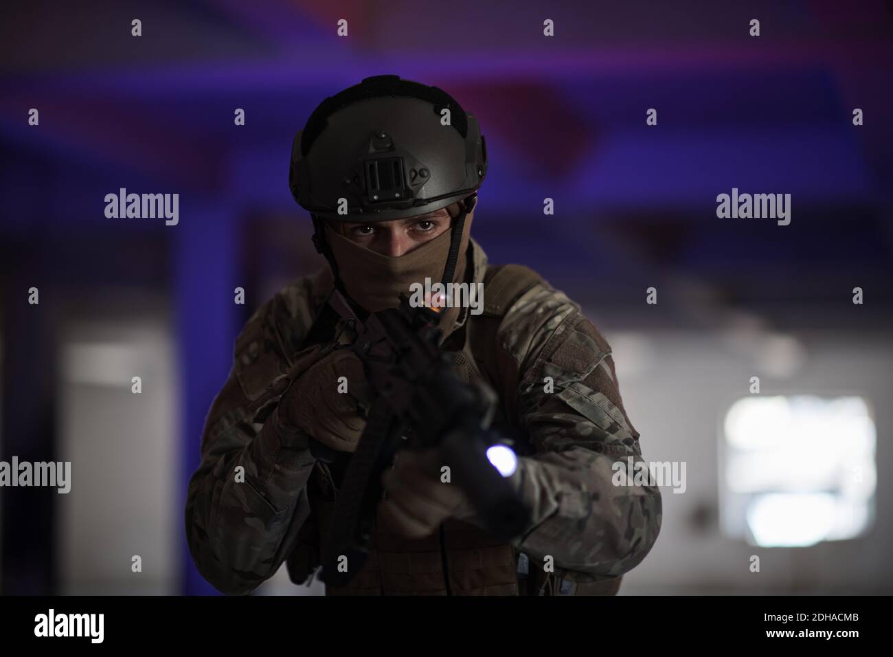 Modern warfare soldier in urban environment battlefield Stock Photo - Alamy