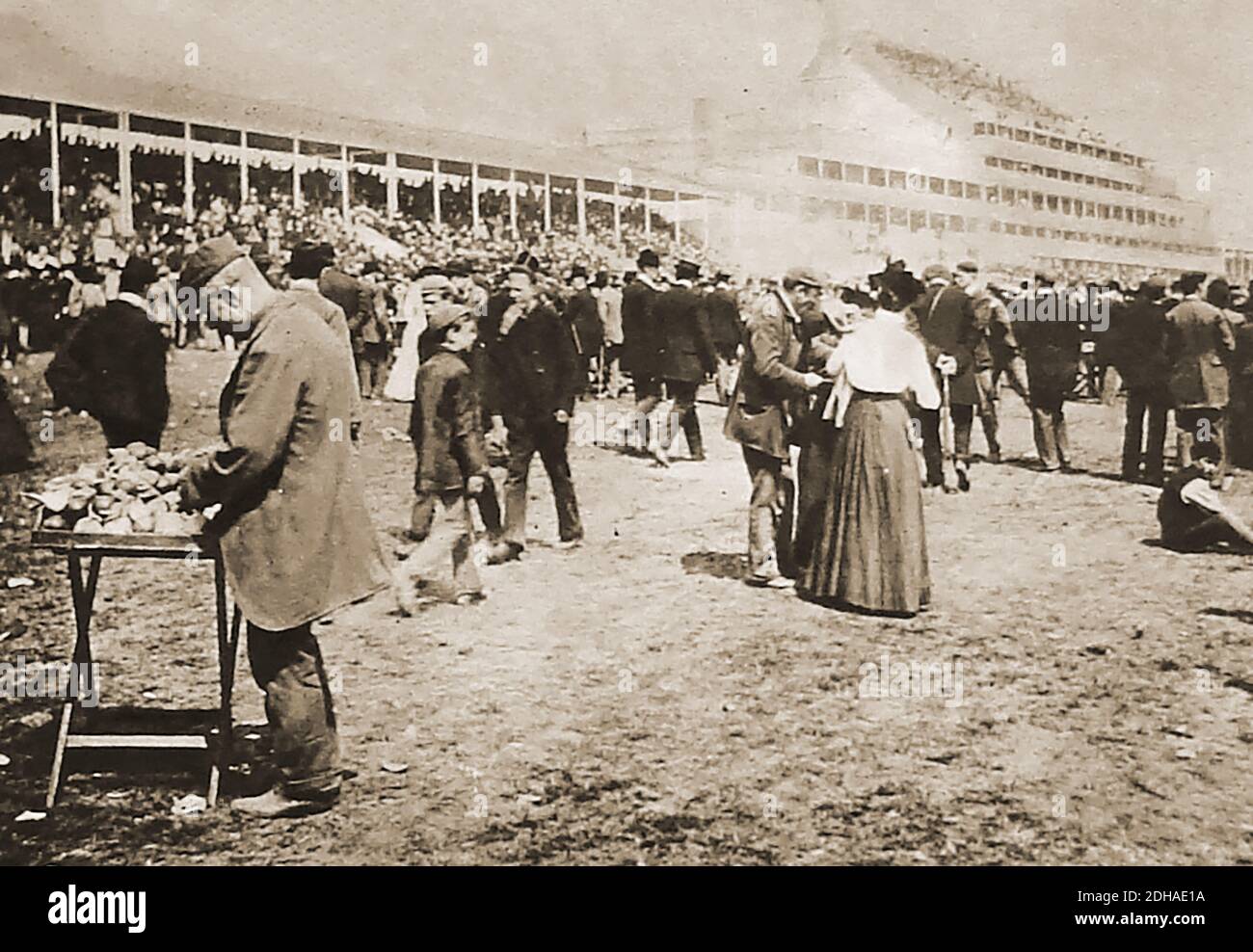 Old stand epsom racecourse hi-res stock photography and images - Alamy