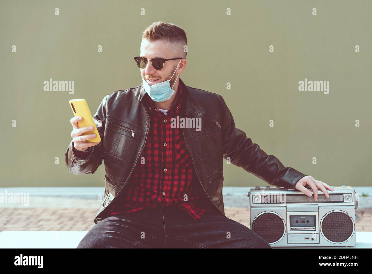 Boombox man hi-res stock photography and images - Alamy