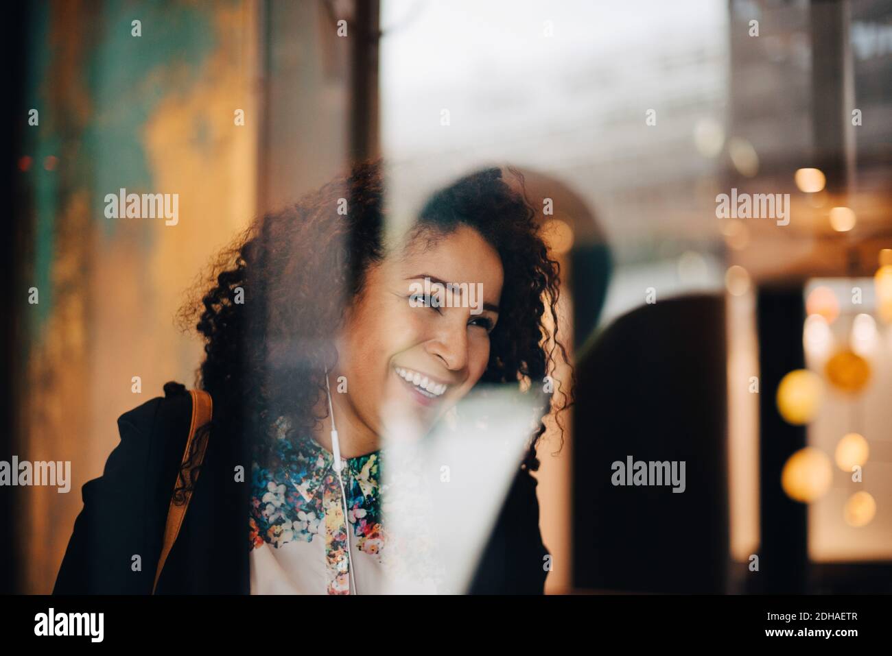 Smiling from window hi-res stock photography and images - Alamy