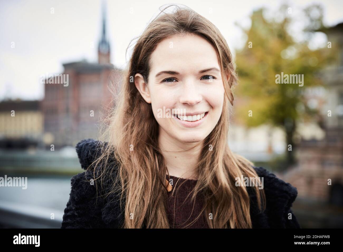 Brown hair colour hi-res stock photography and images - Alamy