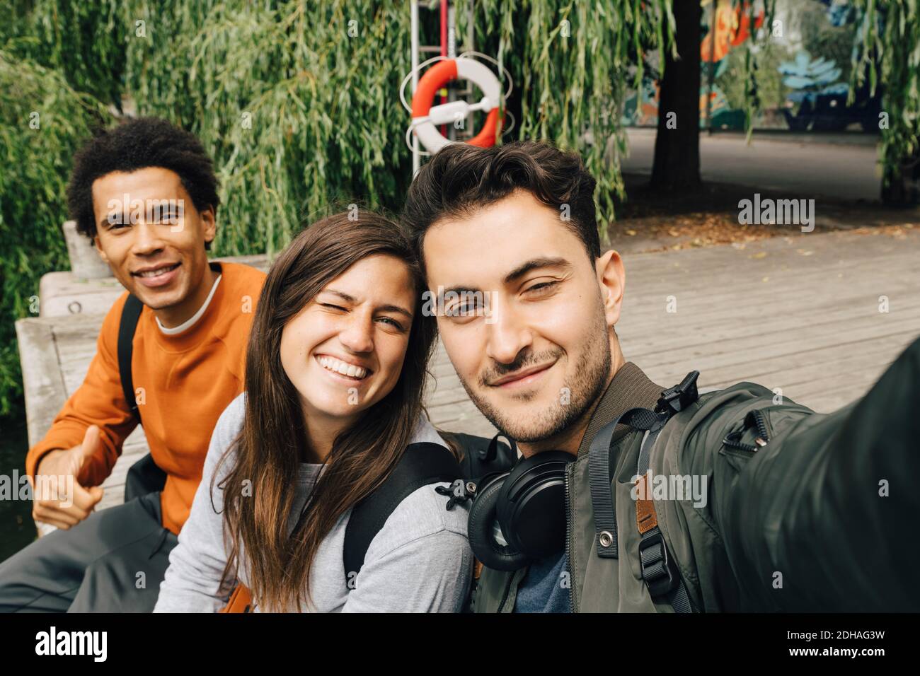 Taking selfie smiling portrait hi-res stock photography and images - Alamy