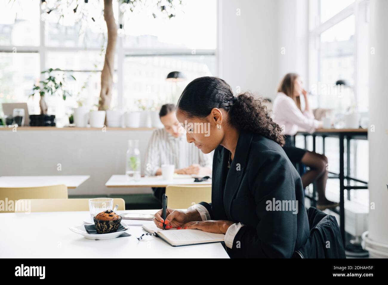 Employee cafeteria hi-res stock photography and images - Alamy