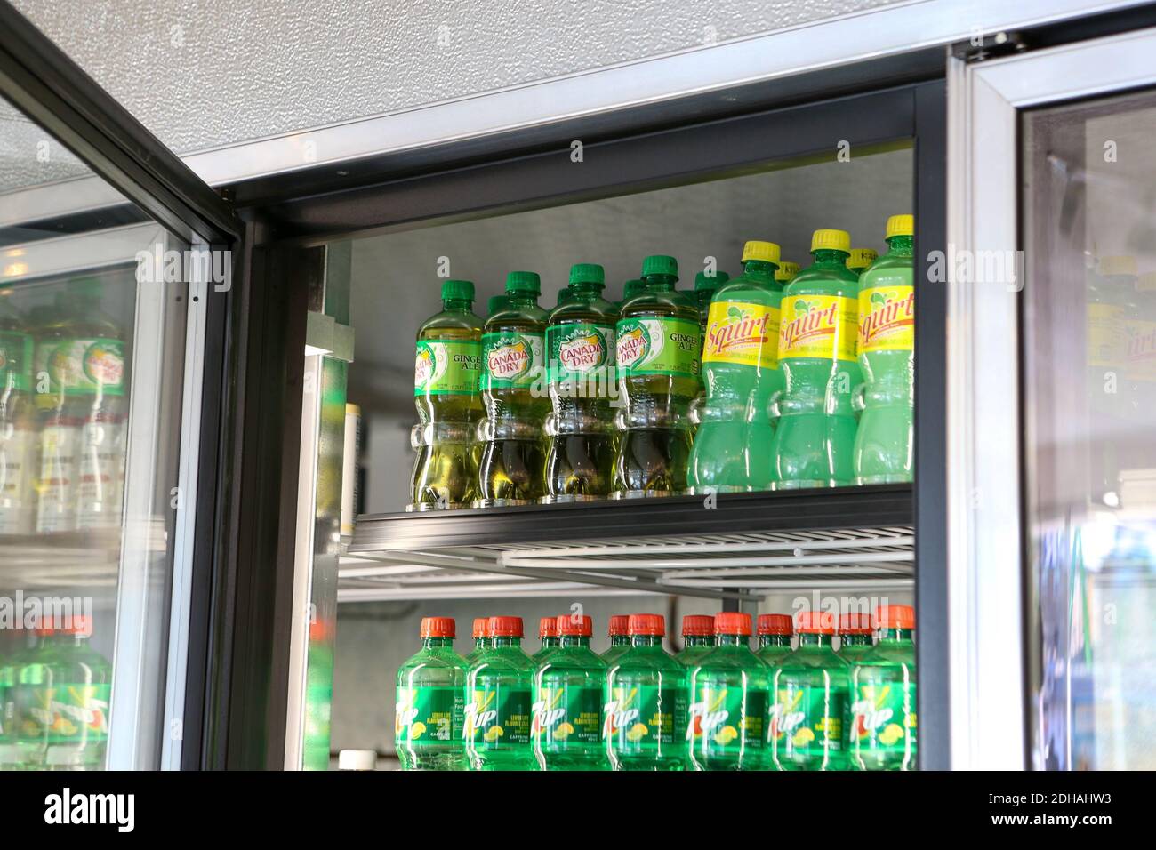Canada dry hi-res stock photography and images - Alamy
