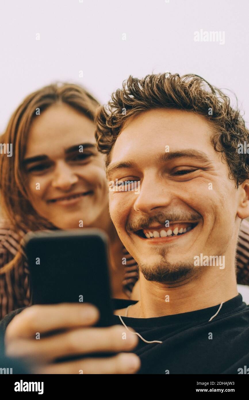 Party showing hi-res stock photography and images - Alamy