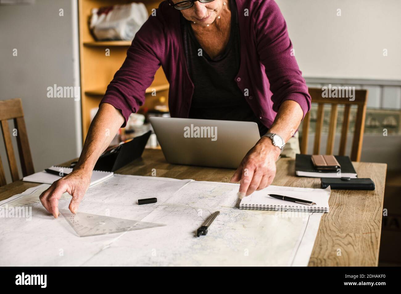 Computer instructor hi-res stock photography and images - Alamy