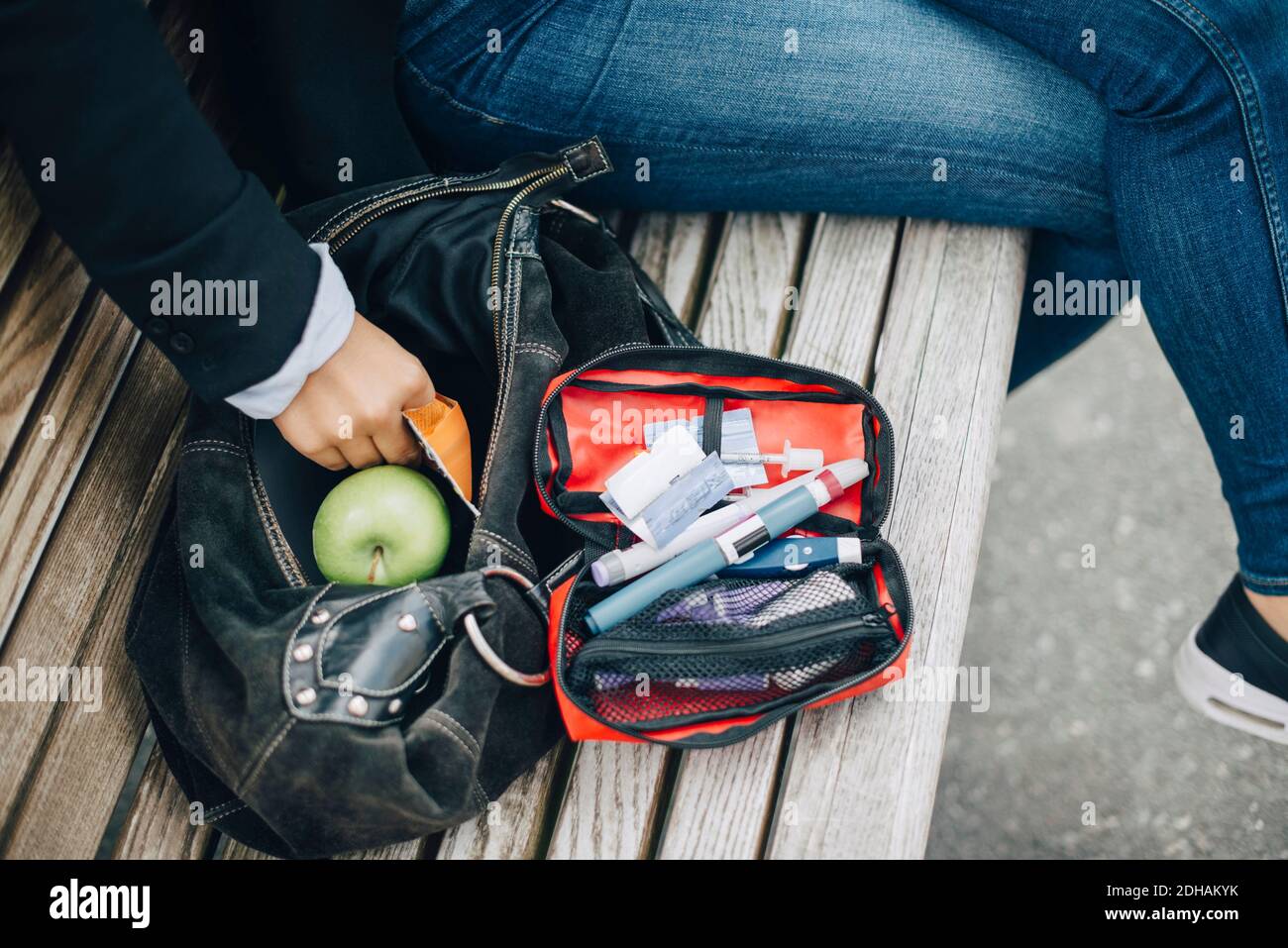 Open legs woman hi-res stock photography and images - Alamy