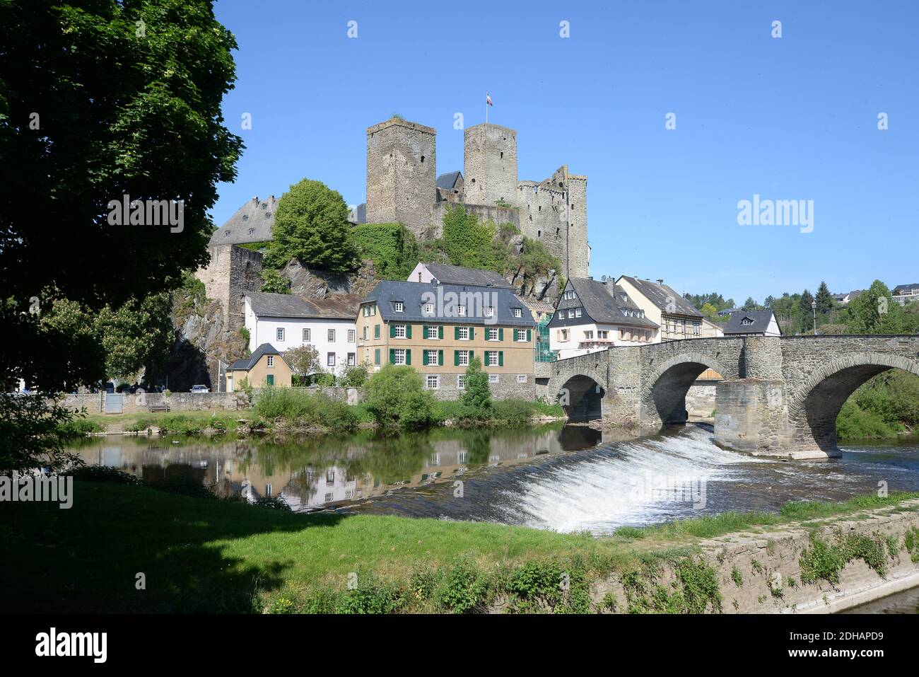 Lahn, Lahn bridge and castle in Runkel Stock Photo - Alamy