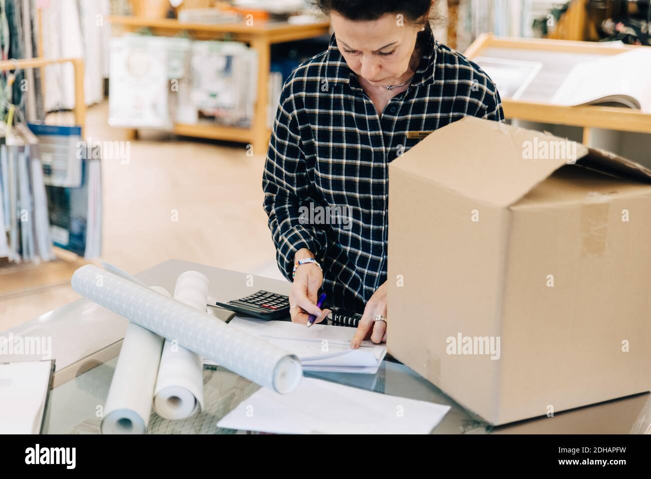 Document box hi-res stock photography and images - Alamy