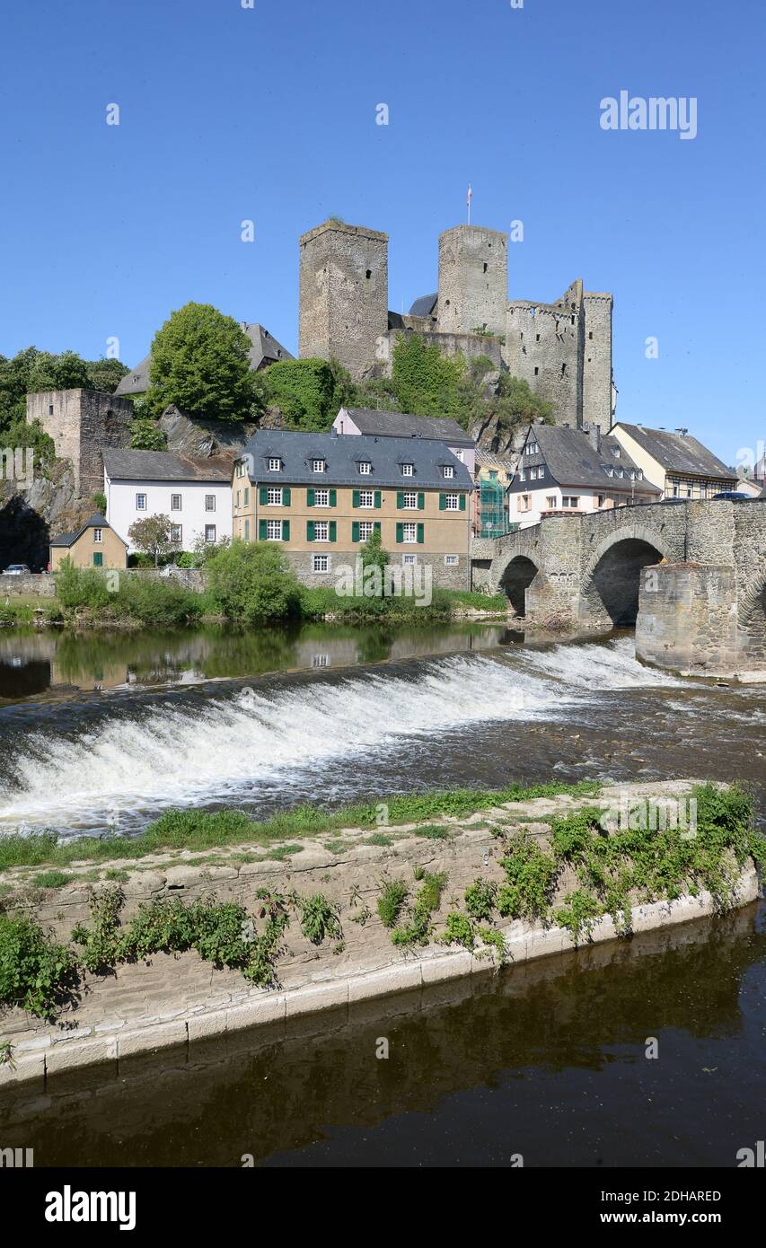 Lahn, Lahn Bridge and Runkel Castle in Runkel Stock Photo - Alamy