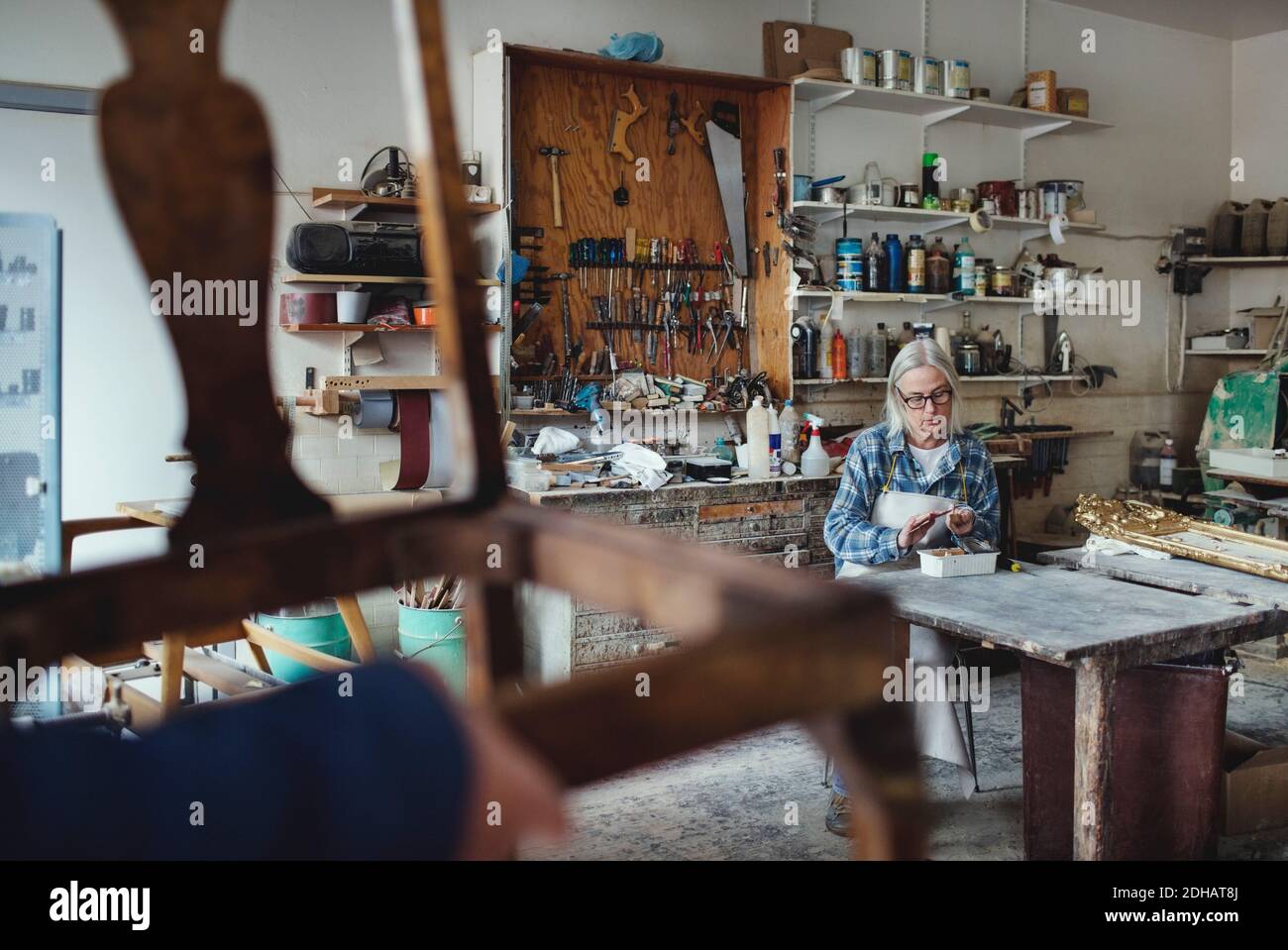 Craftsperson hi-res stock photography and images - Alamy